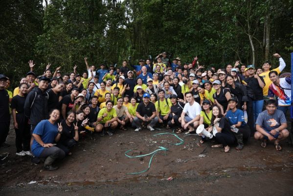 Marriott & Sungai Watch Clean Up Baturiti Against Plastic Pollution